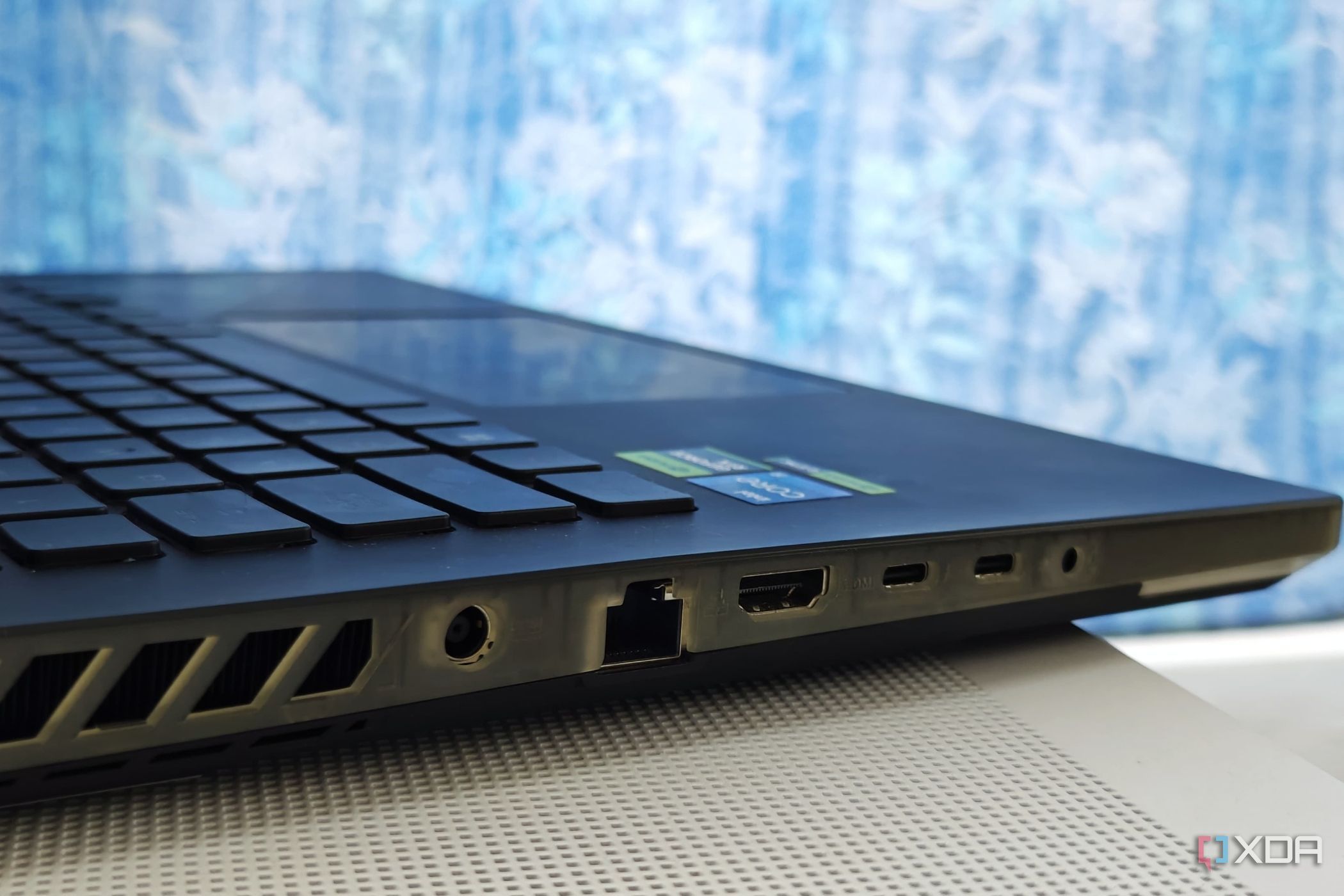 Lenovo Legion Pro 7i vs Asus ROG Strix Scar 16