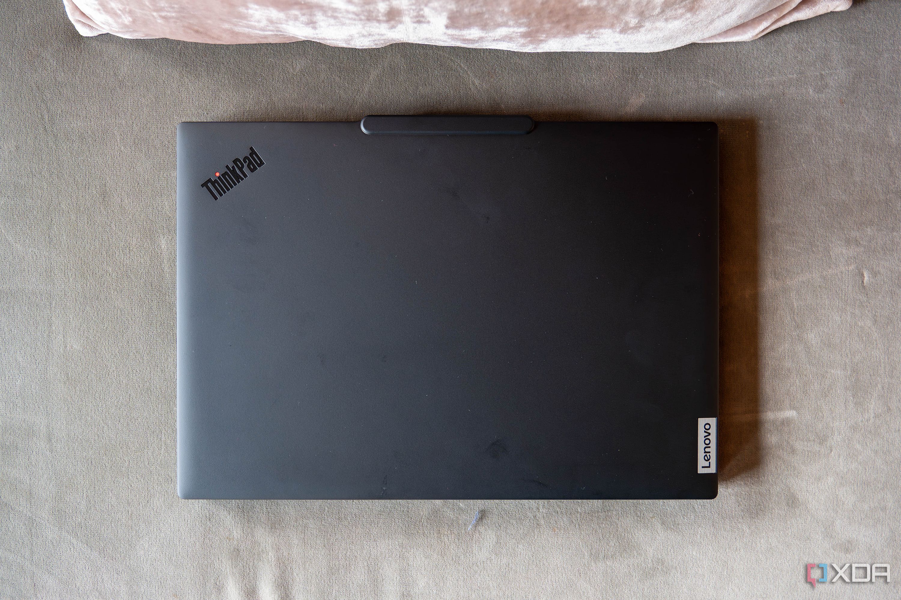 Lenovo ThinkPad T14s Gen 6 vs ThinkPad X1 Carbon Gen 12: Which is right ...