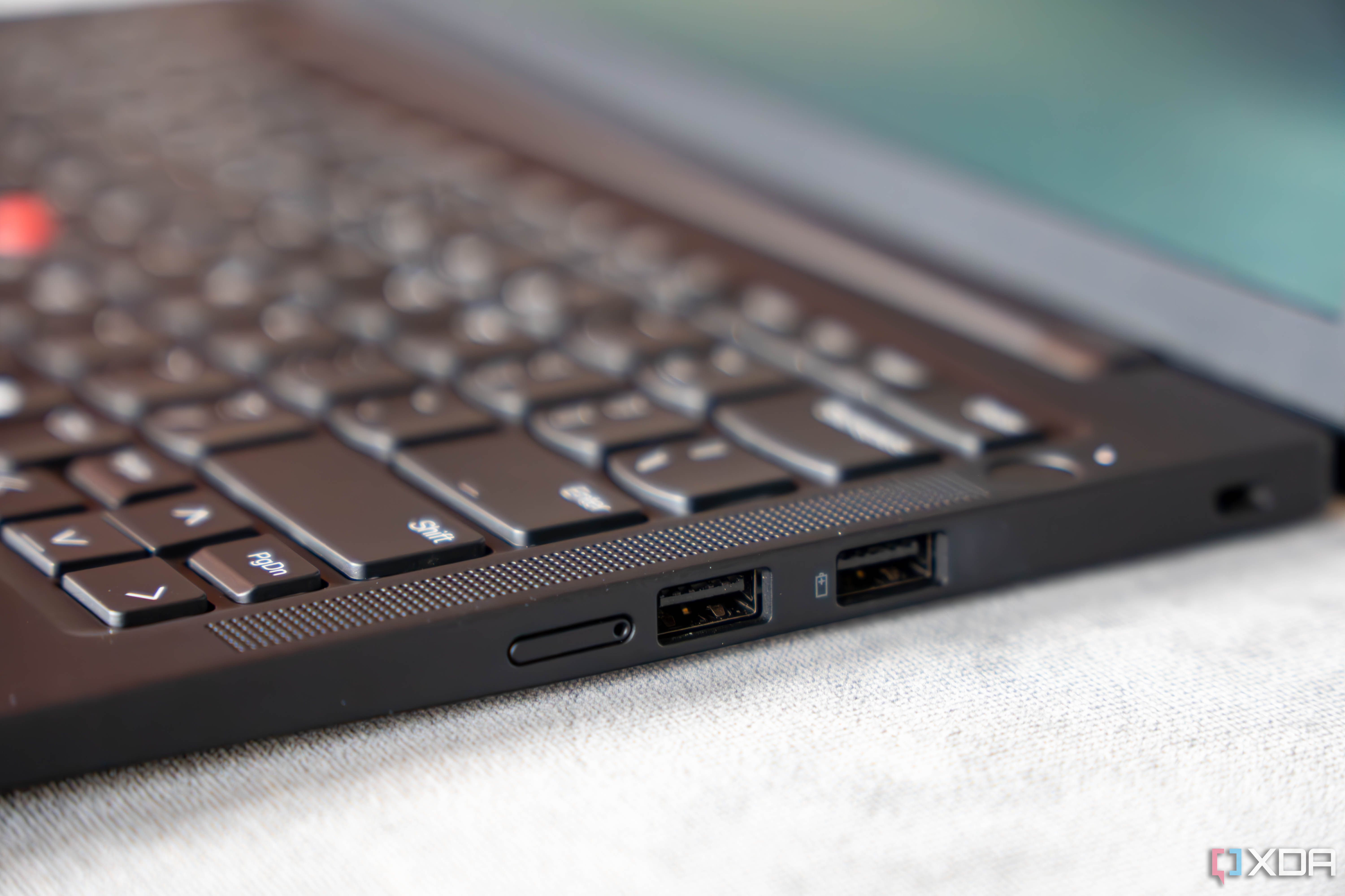 Lenovo ThinkPad T14s Gen 6 vs ThinkPad X1 Carbon Gen 12: Which is right for you?