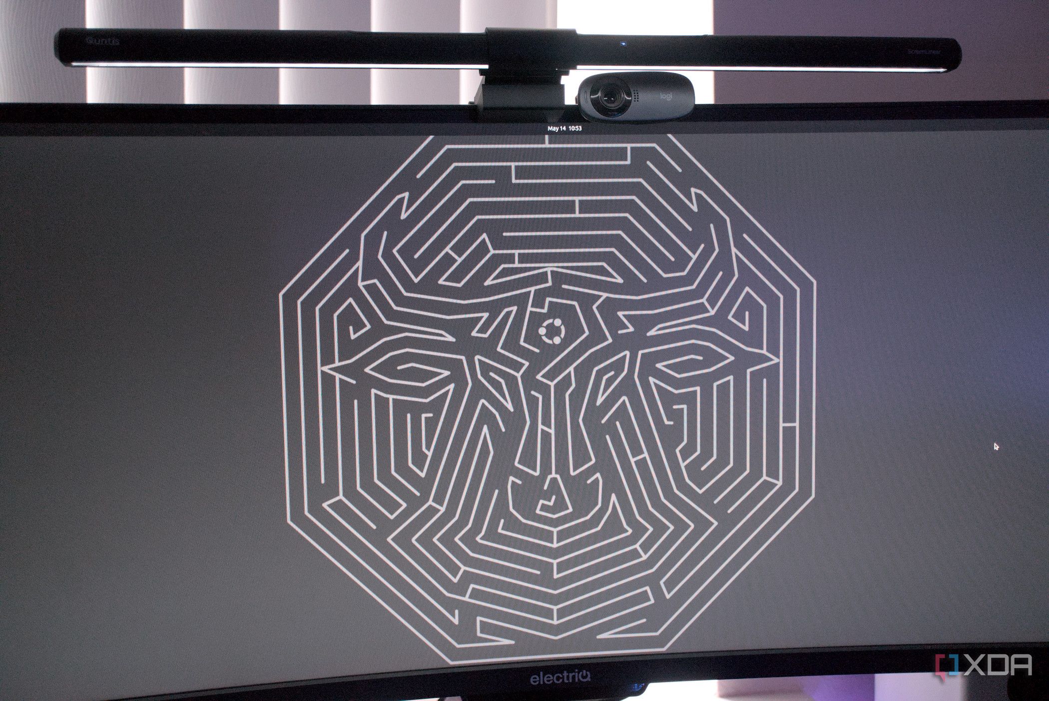 Quntis ScreenLinear Pro+ review: This bright and smart monitor light ...