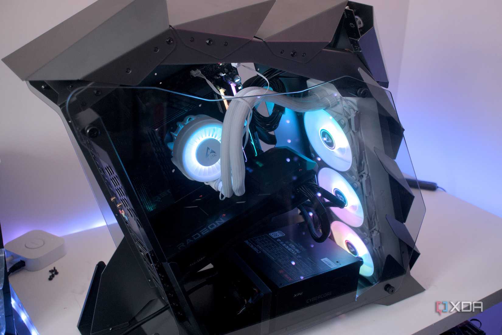 Vetroo K1 Pangolin review: I hated building a PC inside this cool ...