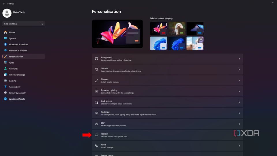 How to personalize your taskbar in Windows 11