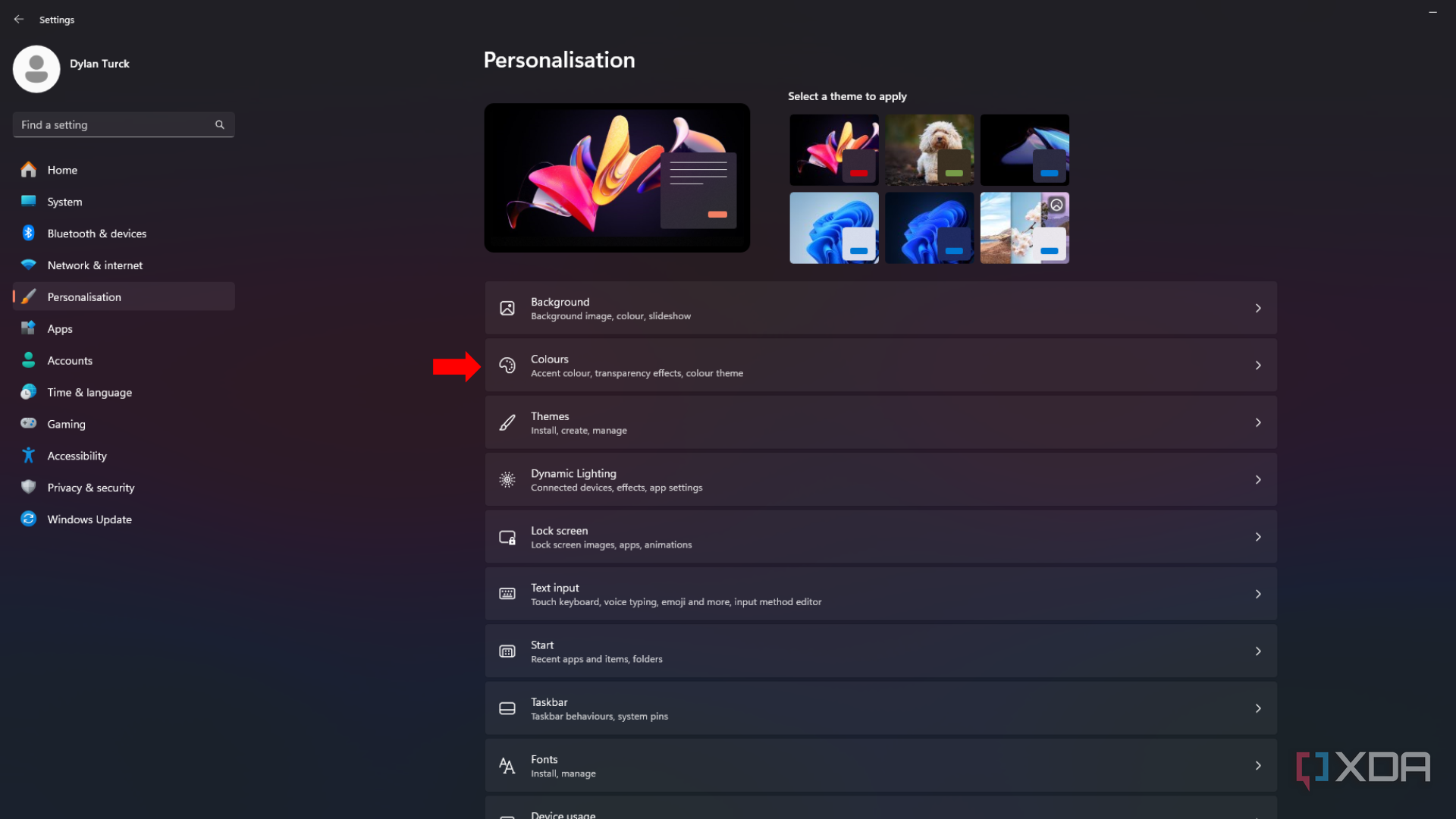 How to personalize your taskbar in Windows 11
