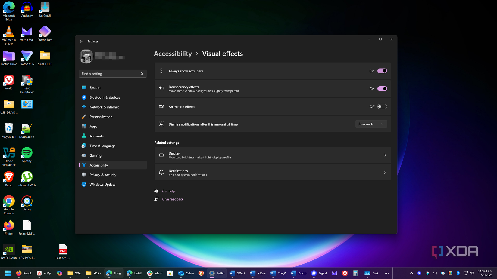 I made Windows 11 look like 10 without tools